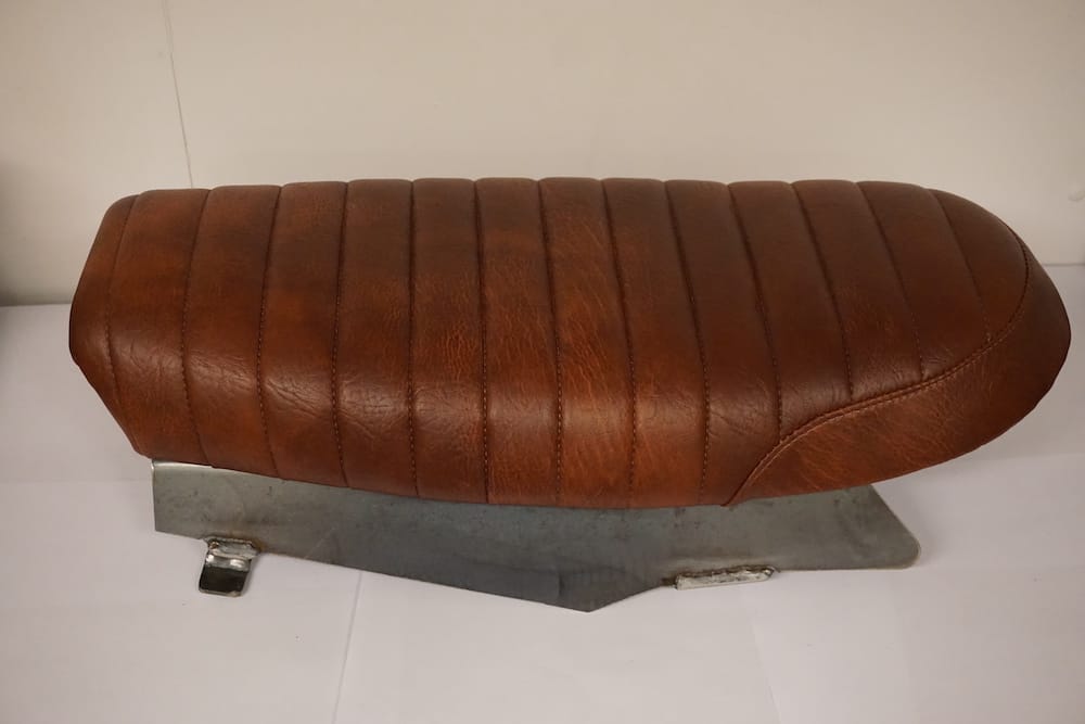 Vonzeti Caferacer zadel. - Classic Cars, Bikes and More